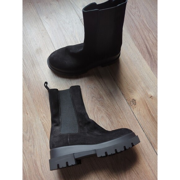La CANADIENNE | Shoes | La Canadienne Braydon Suede Lug Sole Chelsea ...